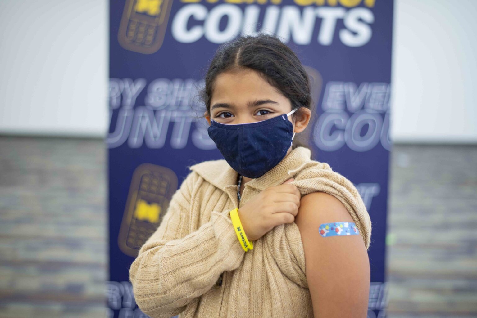 Qué hacer si vive con alguien que tiene (o podría tener) COVID-19 | Español