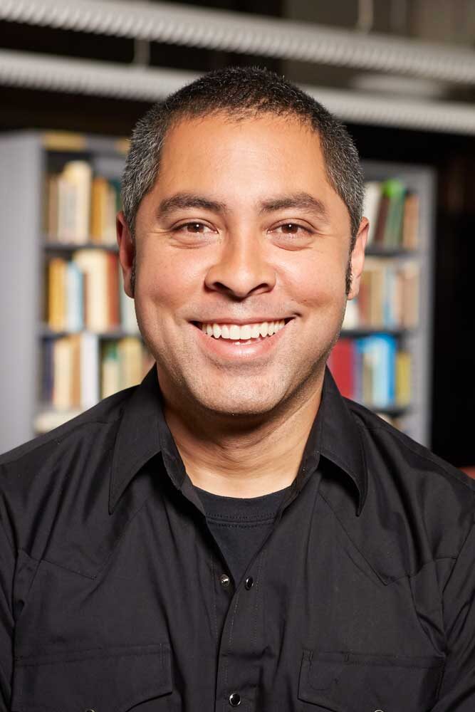 Antropólogo enfocado en migración indocumentada recibe prestigiosa beca ...